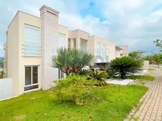 Casa / Sobrado em Condomínio para Locação em Santana de Parnaíba/SP Tamboré 5 Quartos