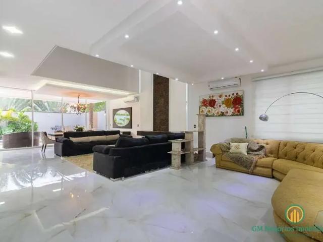 Casa / Sobrado em Condomínio para Locação em Santana de Parnaíba/SP Tamboré 5 Quartos