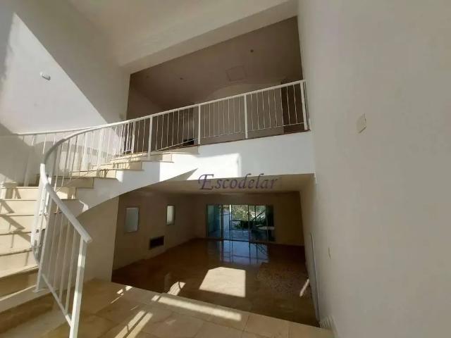 Casa / Sobrado em Condomínio para Locação em Santana de Parnaíba/SP Tamboré 5 Quartos