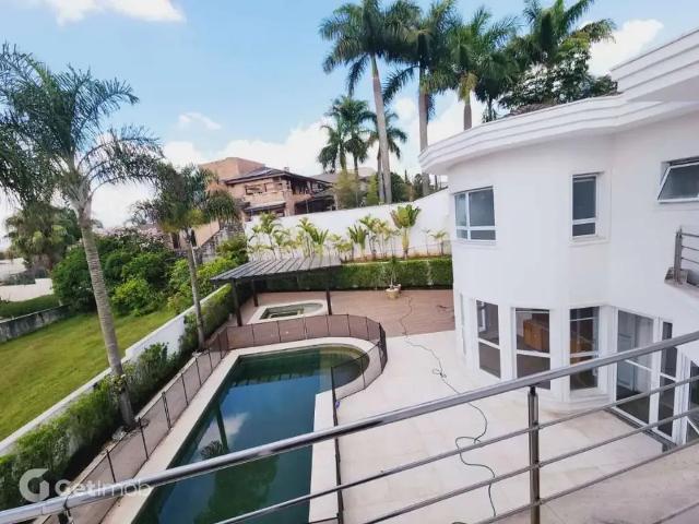 Casa / Sobrado em Condomínio para Locação em Santana de Parnaíba/SP Tamboré 5 Quartos