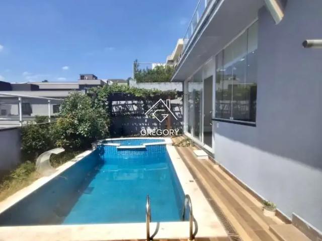 Casa / Sobrado em Condomínio para Locação em Santana de Parnaíba/SP Tamboré 5 Quartos