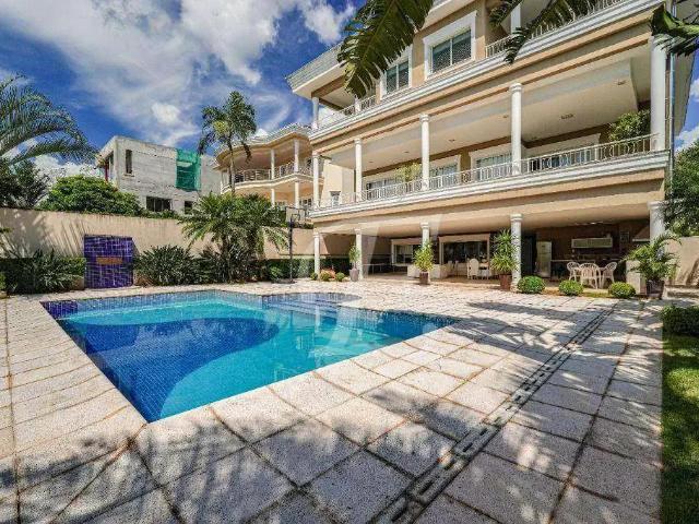 Casa / Sobrado em Condomínio para Locação em Santana de Parnaíba/SP Tamboré 6 Quartos