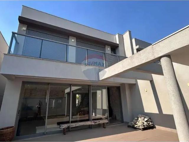 Casa / Sobrado em Condomínio para Locação em Santana de Parnaíba/SP Tamboré 3 Quartos