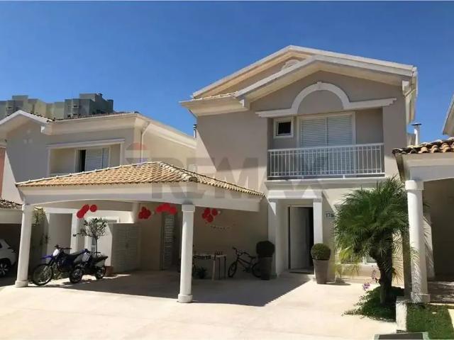 Casa / Sobrado em Condomínio para Locação em Santana de Parnaíba/SP Tamboré 3 Quartos