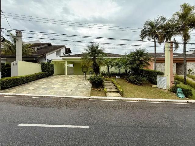 Casa / Sobrado em Condomínio para Locação em Santana de Parnaíba/SP Tamboré 3 Quartos