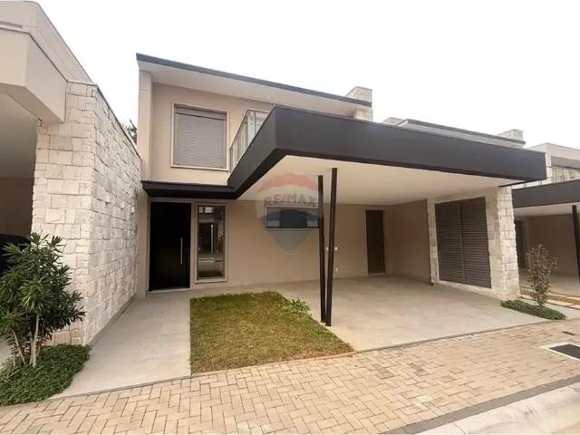 Casa / Sobrado em Condomínio para Locação em Santana de Parnaíba/SP Tamboré 3 Quartos