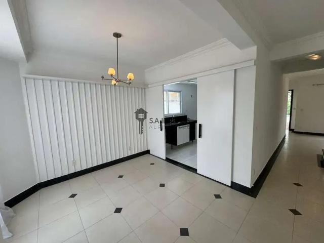Casa / Sobrado em Condomínio para Locação em Santana de Parnaíba/SP Tamboré 3 Quartos