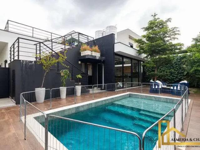 Casa / Sobrado em Condomínio para Locação em Santana de Parnaíba/SP Tamboré 3 Quartos