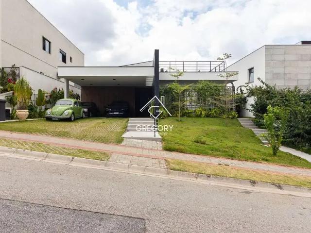 Casa / Sobrado em Condomínio para Locação em Santana de Parnaíba/SP Tamboré 3 Quartos