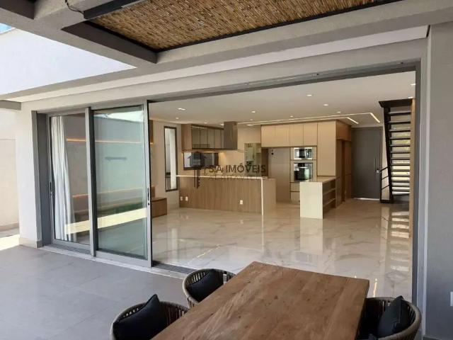 Casa / Sobrado em Condomínio para Locação em Santana de Parnaíba/SP Tamboré 3 Quartos