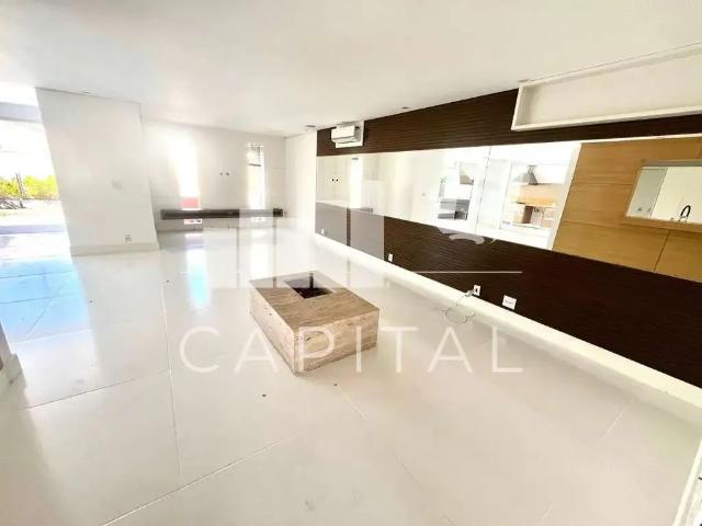 Casa / Sobrado em Condomínio para Locação em Santana de Parnaíba/SP Tamboré 3 Quartos