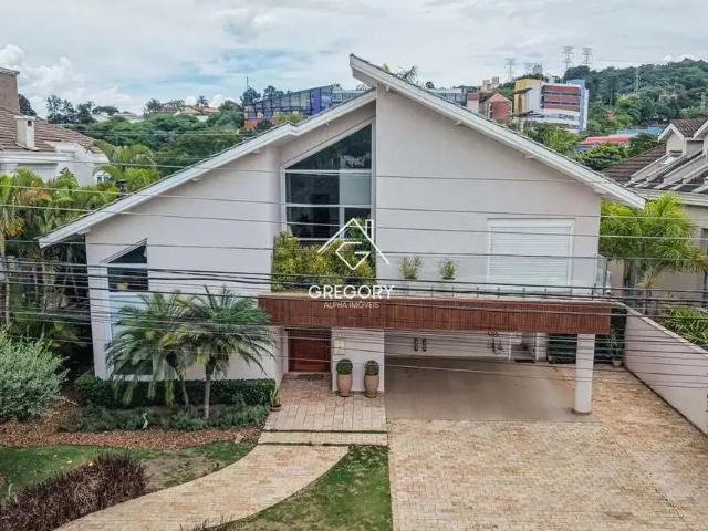 Casa / Sobrado em Condomínio para Locação em Santana de Parnaíba/SP Tamboré 3 Quartos