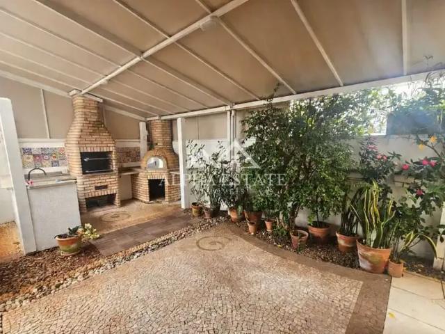 Casa / Sobrado em Condomínio para Locação em Santana de Parnaíba/SP Tamboré 3 Quartos