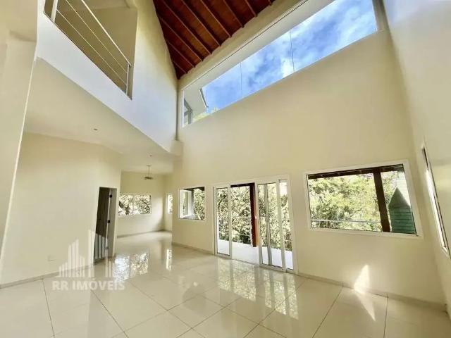 Casa / Sobrado em Condomínio para Locação em Santana de Parnaíba/SP Tarumã 4 Quartos