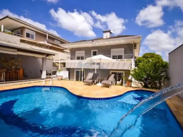 Casa / Sobrado em Condomínio para Locação em Santana de Parnaíba/SP Tarumã 5 Quartos