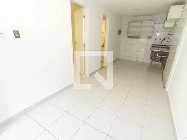 Casa / Sobrado em Condomínio para Locação em Salvador/BA Itapuã 1 Quartos