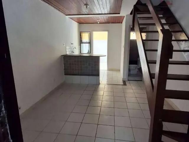 Casa / Sobrado em Condomínio para Locação em Salvador/BA Praia do Flamengo 2 Quartos