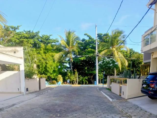 Casa / Sobrado em Condomínio para Locação em Salvador/BA Praia do Flamengo 4 Quartos