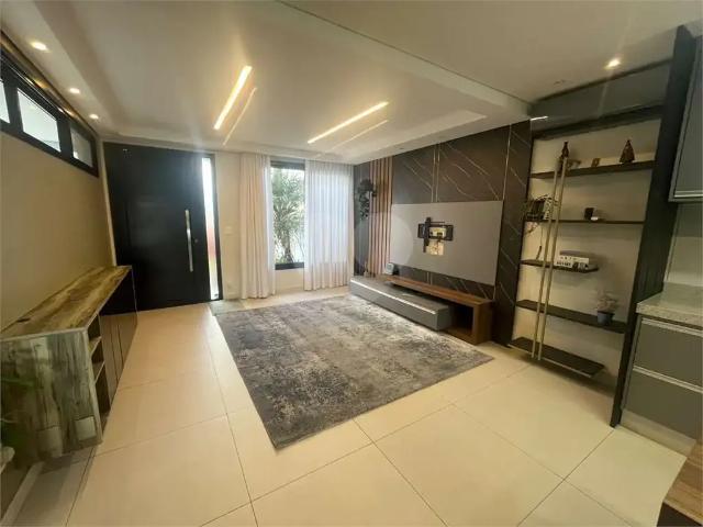 Casa / Sobrado em Condomínio para Locação em Sorocaba/SP Aparecidinha 3 Quartos