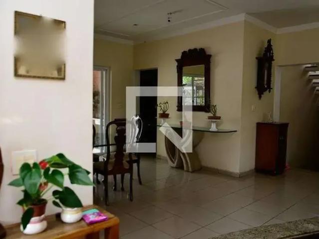 Casa / Sobrado em Condomínio para Locação em Sumaré/SP Parque João de Vasconcelos 5 Quartos