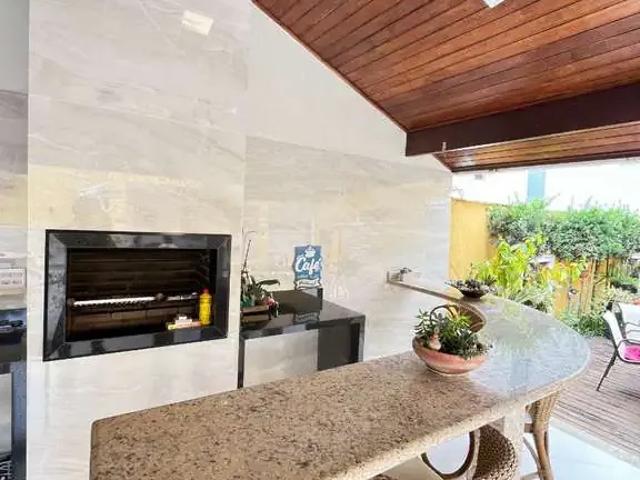Casa / Sobrado em Condomínio para Venda em Macaé/RJ Lagoa 3 Quartos