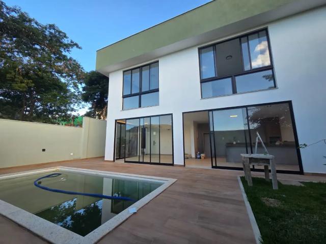 Casa / Sobrado em Condomínio para Venda em Macaé/RJ Lagoa 3 Quartos
