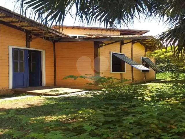 Casa / Sobrado em Condomínio para Venda em Mairiporã/SP Caraguatá 4 Quartos