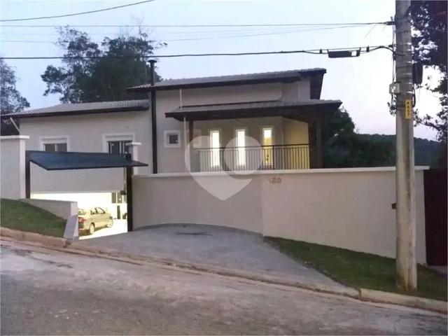 Casa / Sobrado em Condomínio para Venda em Mairiporã/SP Caraguatá 4 Quartos