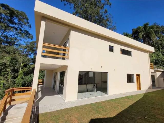 Casa / Sobrado em Condomínio para Venda em Mairiporã/SP Caraguatá 4 Quartos
