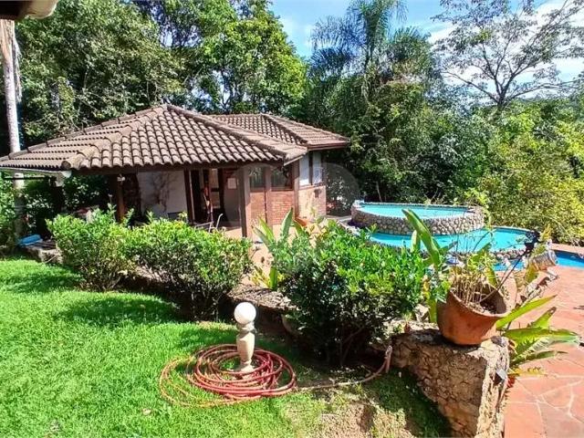 Casa / Sobrado em Condomínio para Venda em Mairiporã/SP Caraguatá 5 Quartos