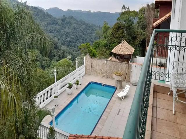 Casa / Sobrado em Condomínio para Venda em Mairiporã/SP Caraguatá 5 Quartos