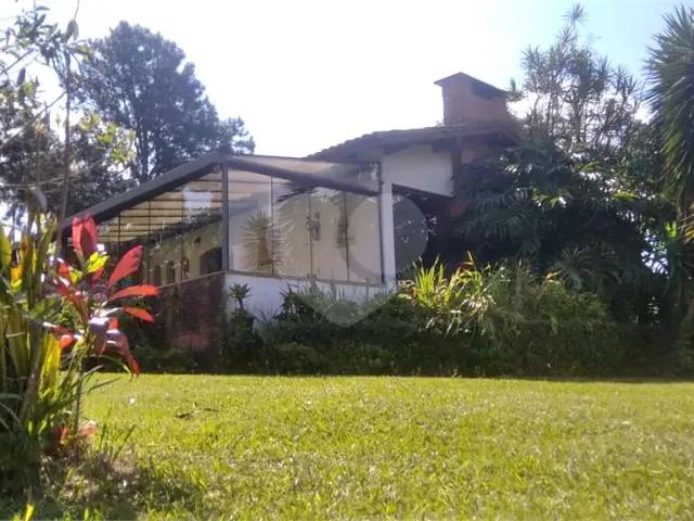 Casa / Sobrado em Condomínio para Venda em Mairiporã/SP Caraguatá 5 Quartos