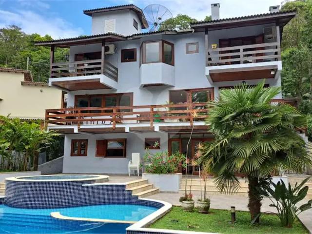 Casa / Sobrado em Condomínio para Venda em Mairiporã/SP Caraguatá 6 Quartos