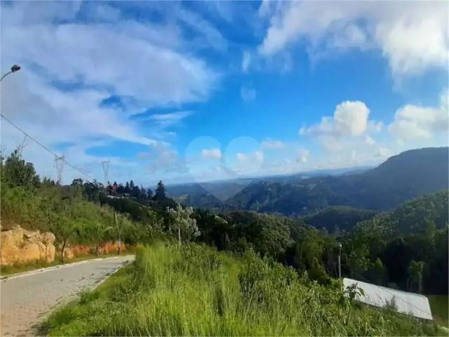 Casa / Sobrado em Condomínio para Venda em Mairiporã/SP Serra da Cantareira 2 Quartos