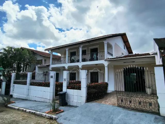 Casa / Sobrado em Condomínio para Venda em Manaus/AM Aleixo 5 Quartos