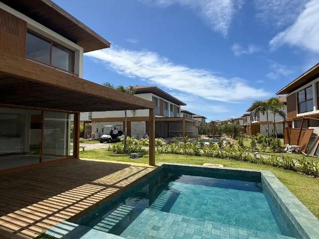 Casa / Sobrado em Condomínio para Venda em Mata de São João/BA Praia do Forte 4 Quartos