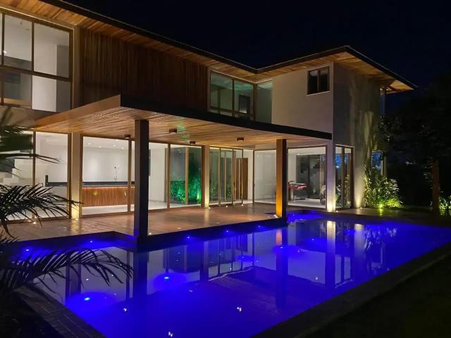 Casa / Sobrado em Condomínio para Venda em Mata de São João/BA Praia do Forte 5 Quartos