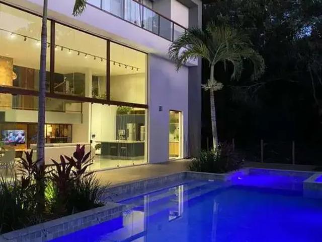 Casa / Sobrado em Condomínio para Venda em Mata de São João/BA Praia do Forte 5 Quartos