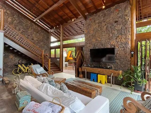 Casa / Sobrado em Condomínio para Venda em Mata de São João/BA Praia do Forte 5 Quartos