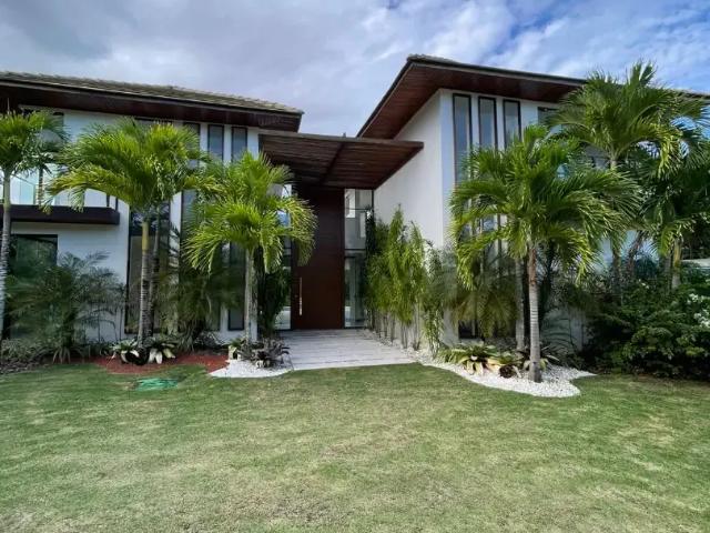 Casa / Sobrado em Condomínio para Venda em Mata de São João/BA Praia do Forte 5 Quartos