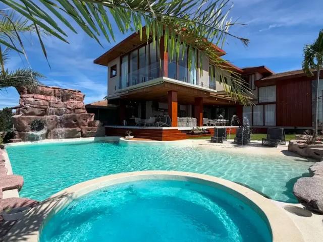 Casa / Sobrado em Condomínio para Venda em Mata de São João/BA Praia do Forte 5 Quartos