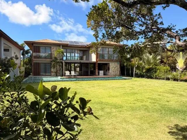 Casa / Sobrado em Condomínio para Venda em Mata de São João/BA Praia do Forte 5 Quartos