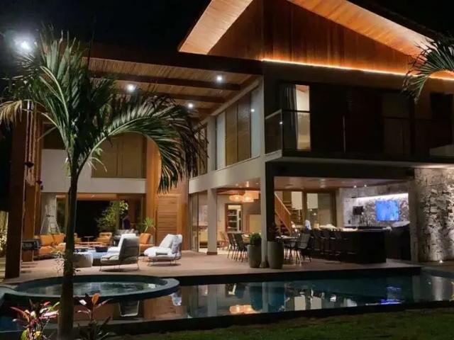 Casa / Sobrado em Condomínio para Venda em Mata de São João/BA Praia do Forte 6 Quartos