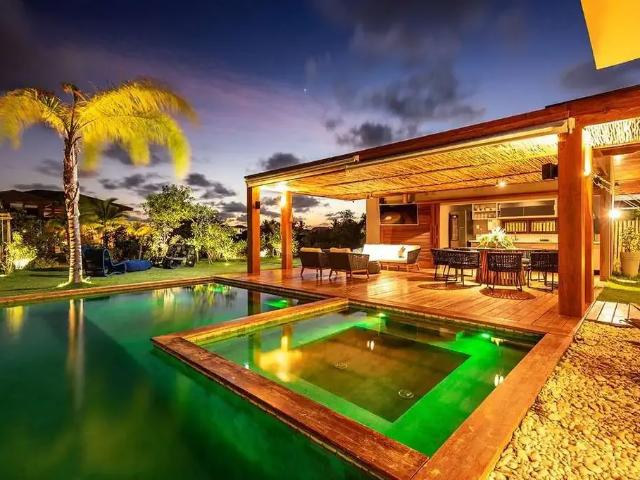 Casa / Sobrado em Condomínio para Venda em Mata de São João/BA Praia do Forte 6 Quartos