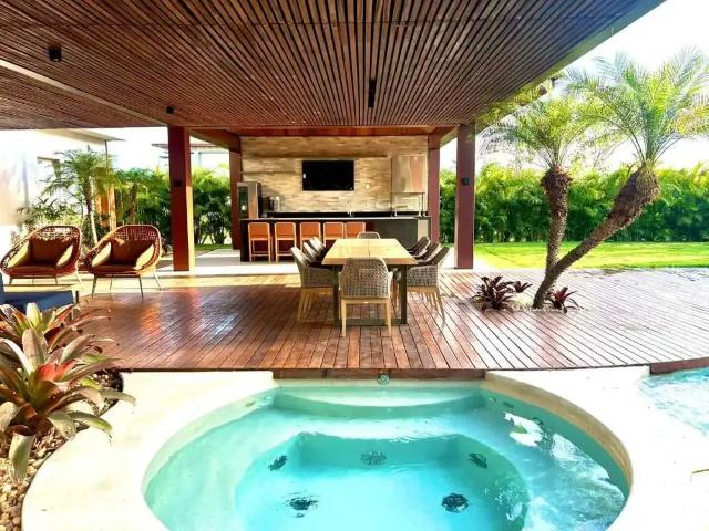 Casa / Sobrado em Condomínio para Venda em Mata de São João/BA Praia do Forte 6 Quartos