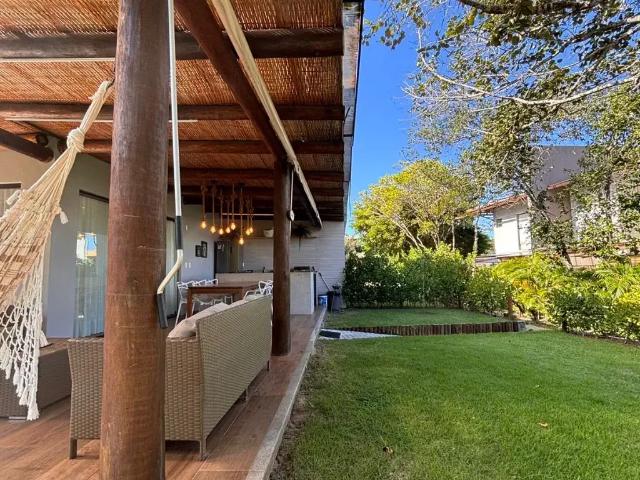 Casa / Sobrado em Condomínio para Venda em Mata de São João/BA Praia do Forte 3 Quartos
