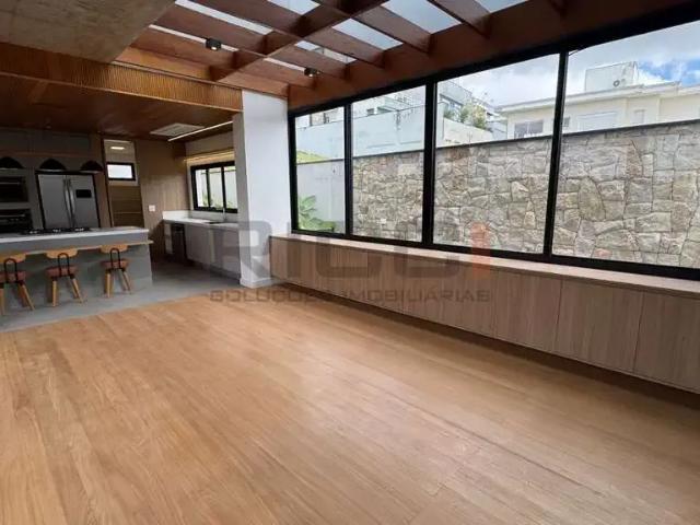 Casa / Sobrado em Condomínio para Venda em Mogi das Cruzes/SP Centro 4 Quartos