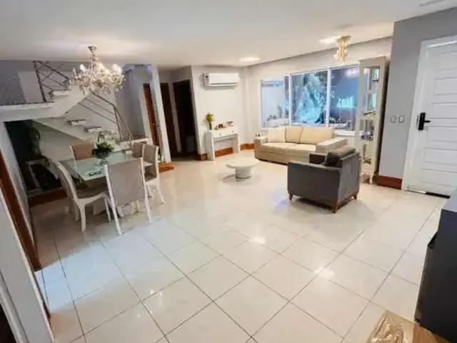 Casa / Sobrado em Condomínio para Venda em Natal/RN Candelária 4 Quartos