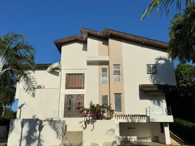 Casa / Sobrado em Condomínio para Venda em Natal/RN Candelária 4 Quartos