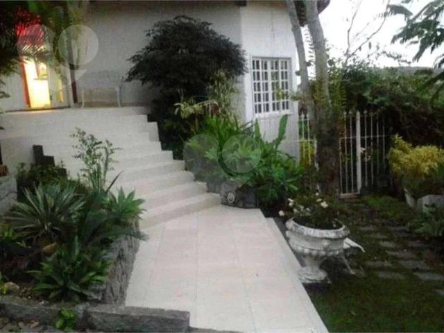 Casa / Sobrado em Condomínio para Venda em Niterói/RJ Badu 4 Quartos
